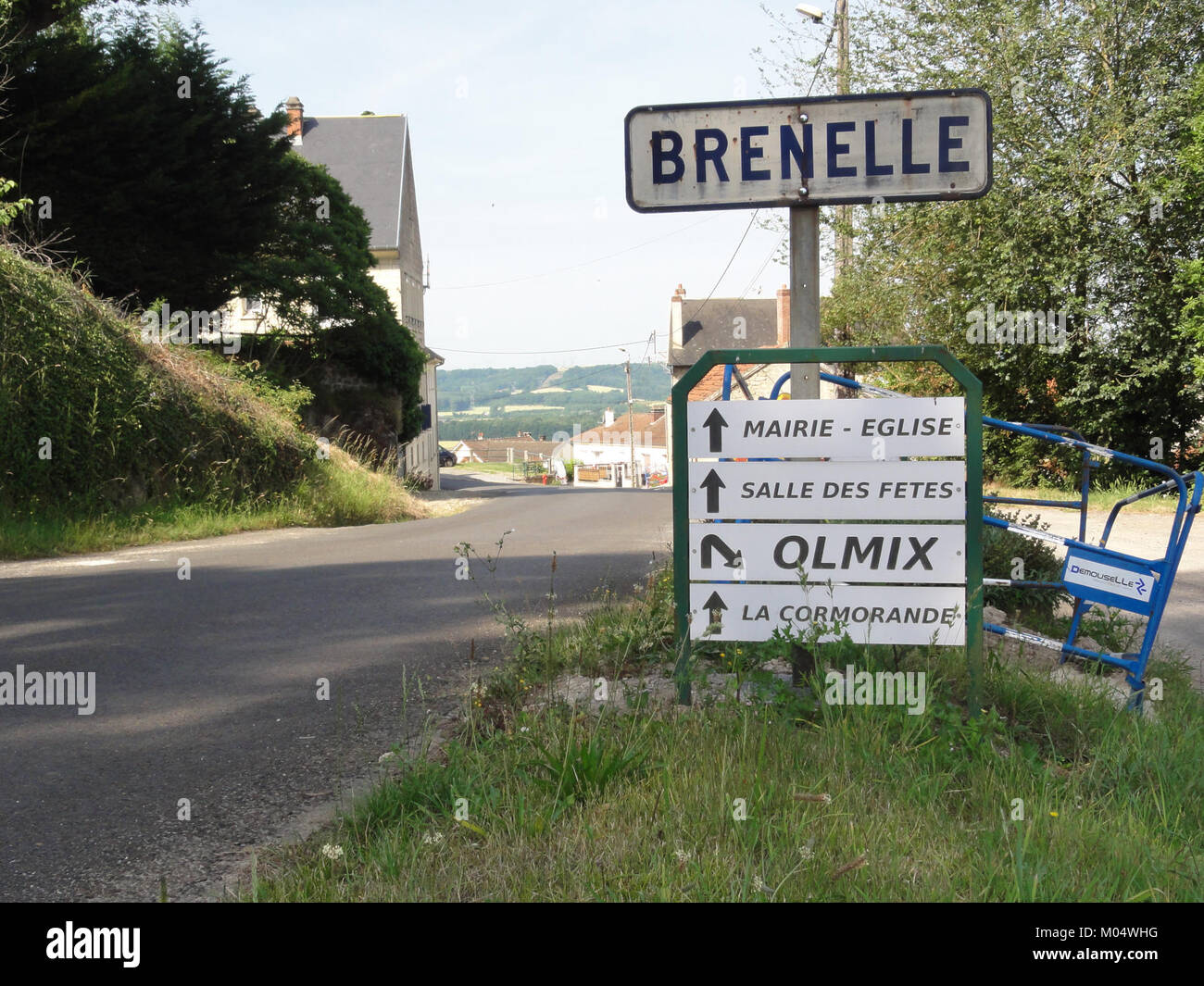 The Brenelle city limit sign marks the boundary of the commune of ...