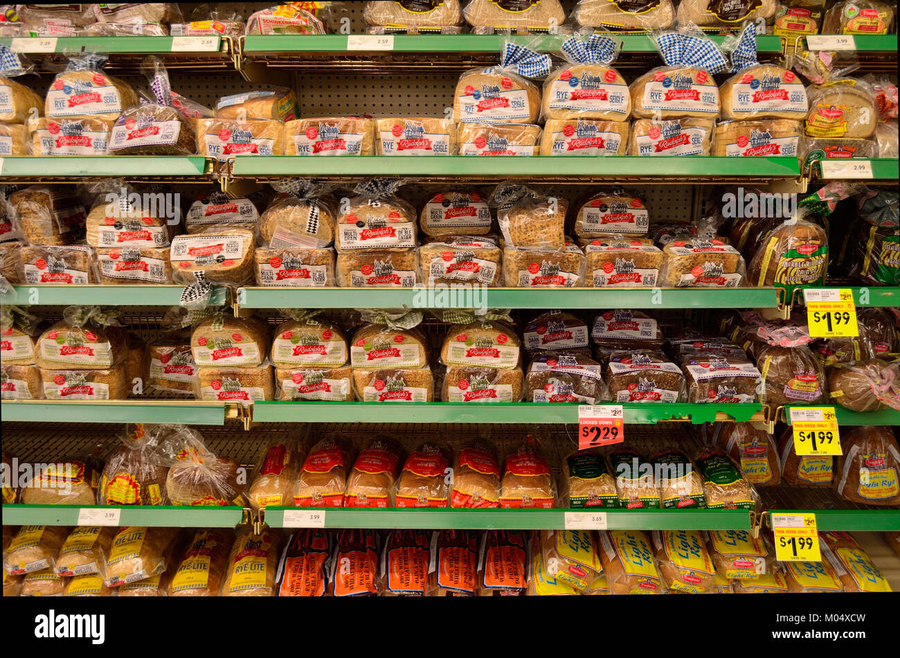 Supermarket naan bread hi-res stock photography and images - Alamy