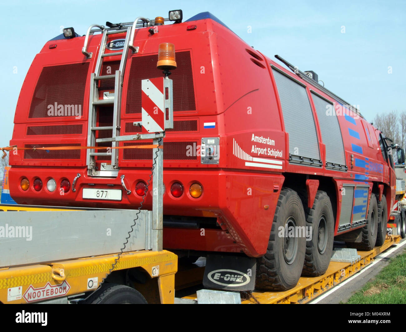 A photo of Brandweer Amsterdam Airport (Schiphol) fire department units ...