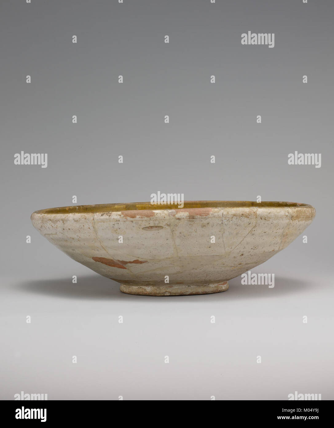 Beveled bowl hi-res stock photography and images - Alamy