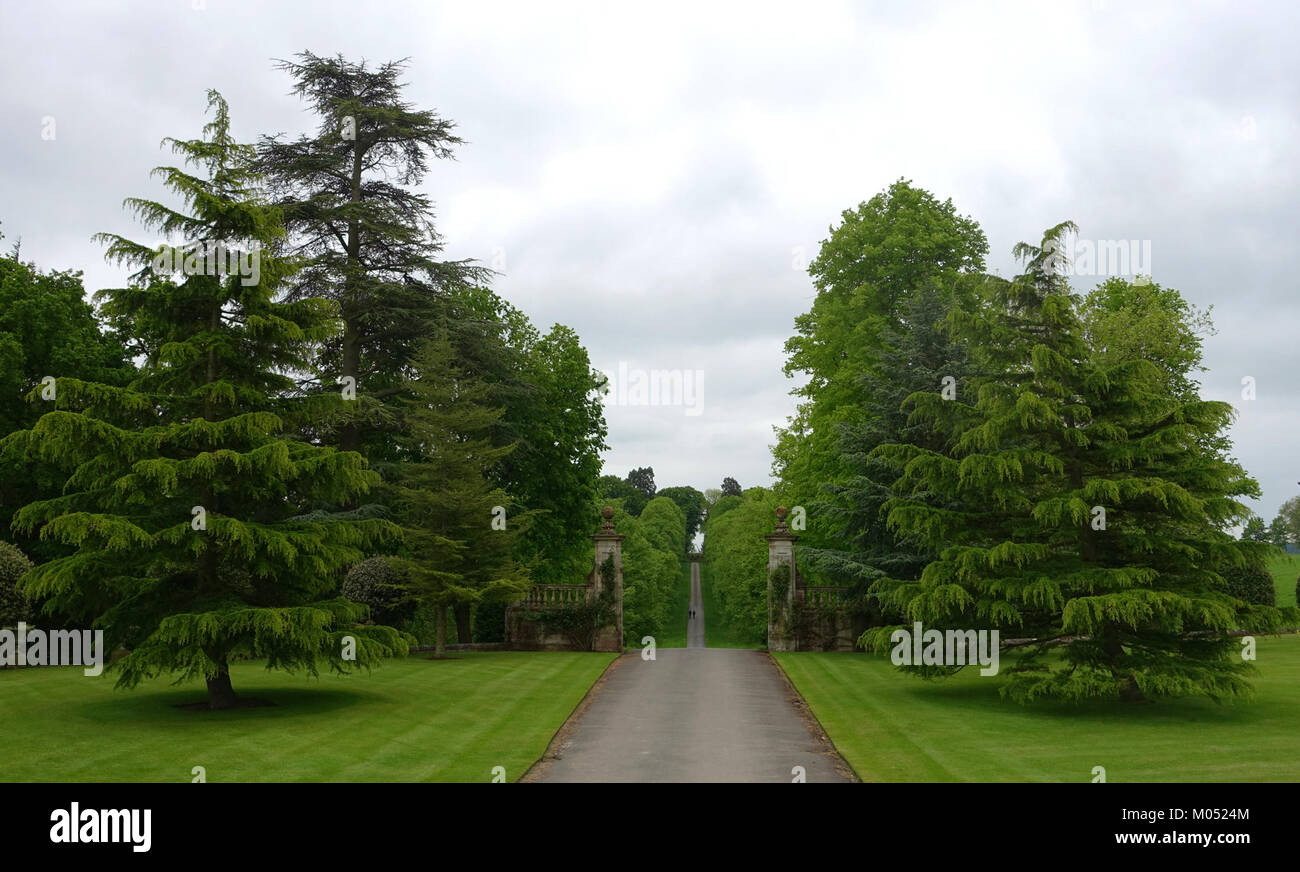 Buscot gardens hi-res stock photography and images - Alamy