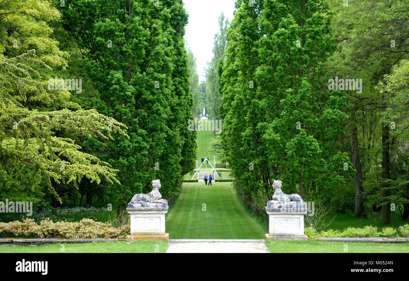 Buscot park gardens hi-res stock photography and images - Alamy