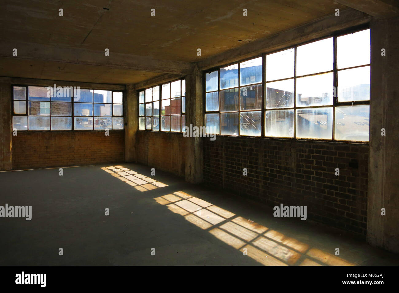 Empty industrial factory Stock Photo - Alamy