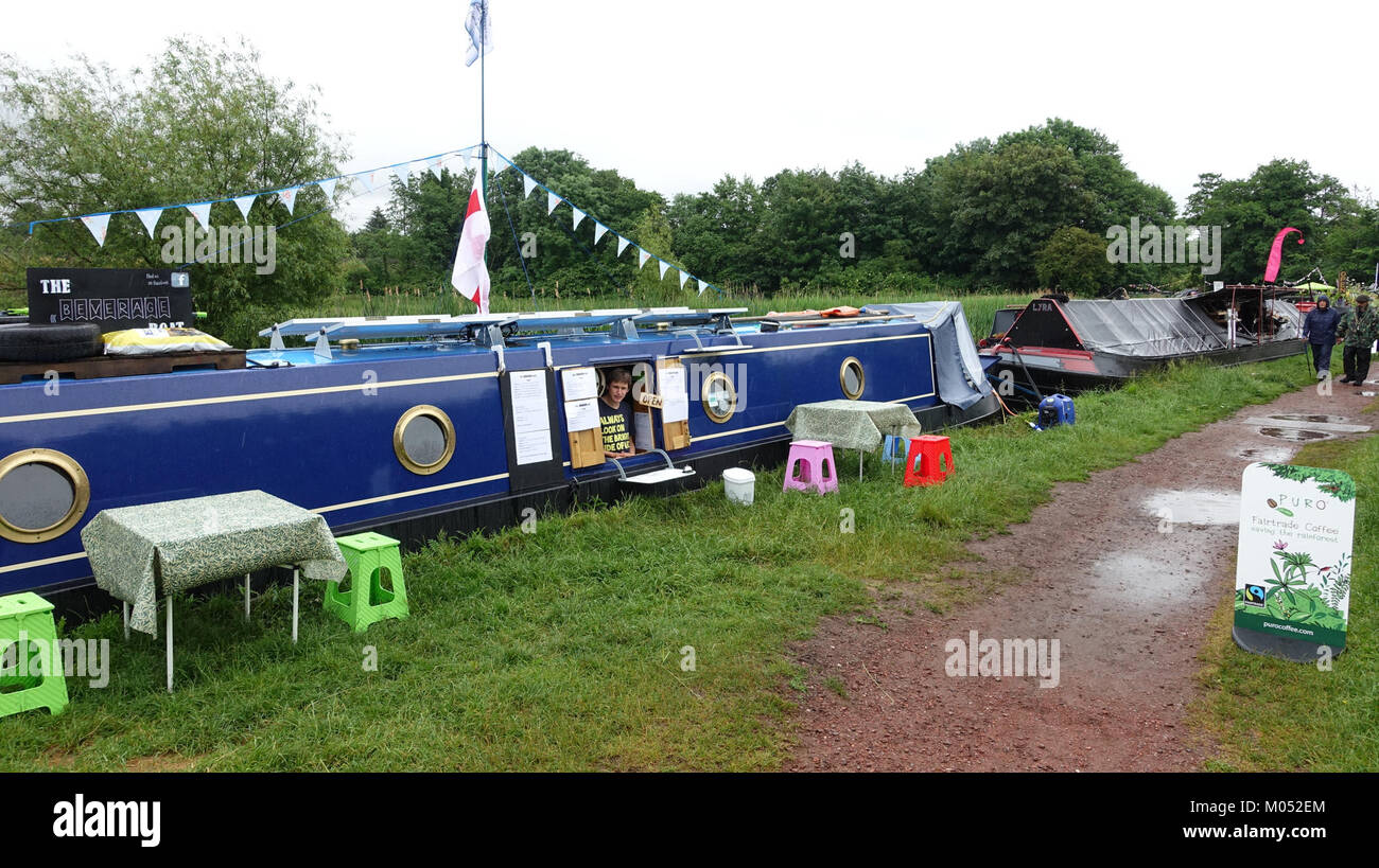 The Canal Traders Floating Market in Great Haywood, Staffordshire ...