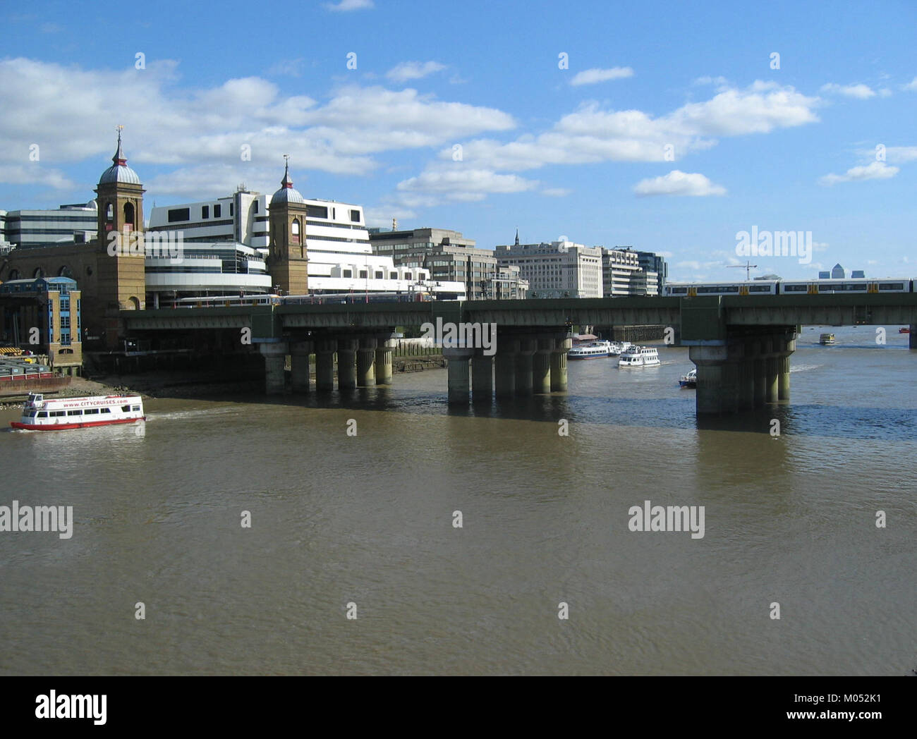 Cannon street railway bridge hi-res stock photography and images - Alamy