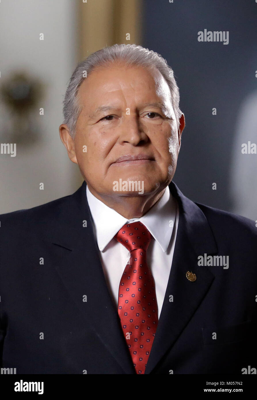 Cadena 12 is a broadcasting network or event, captured in a cropped ...