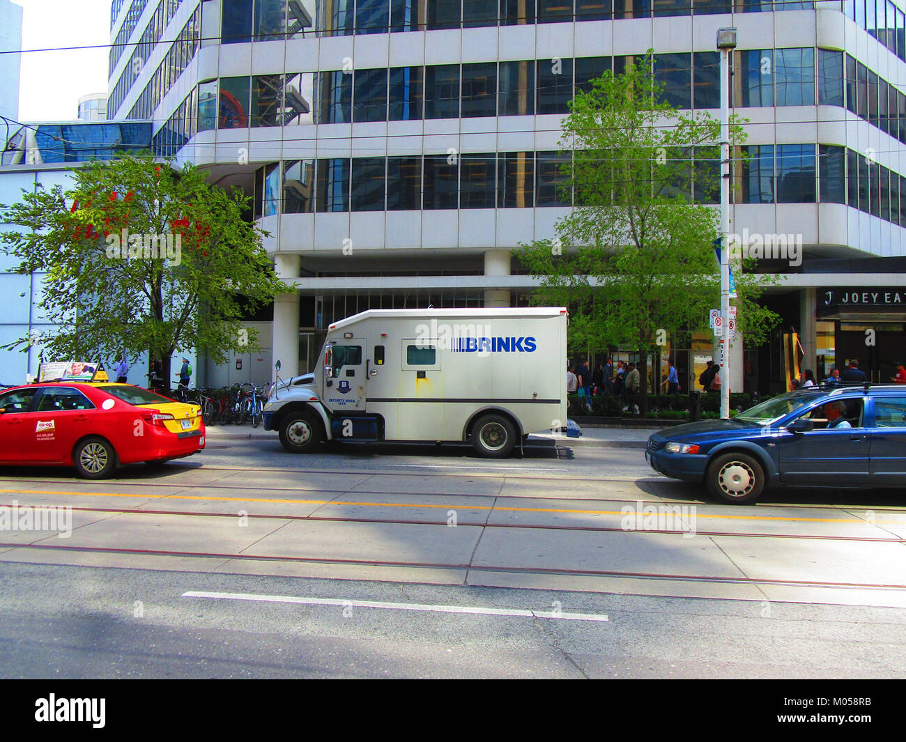 Brinks armoured car hi-res stock photography and images - Alamy