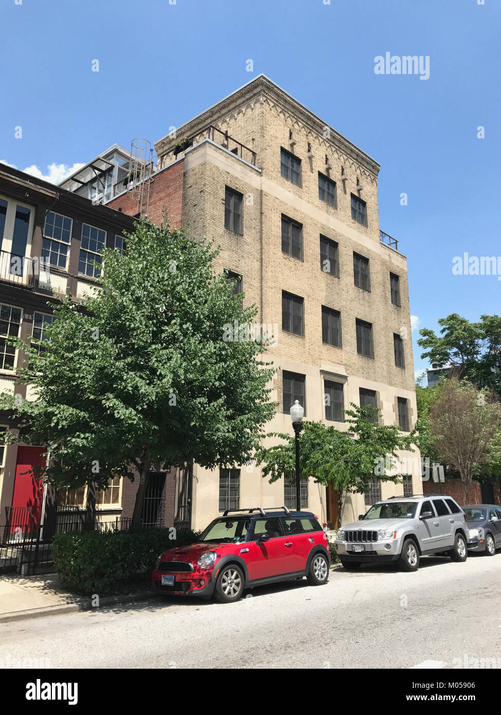 Baltimore city streets hi-res stock photography and images - Alamy