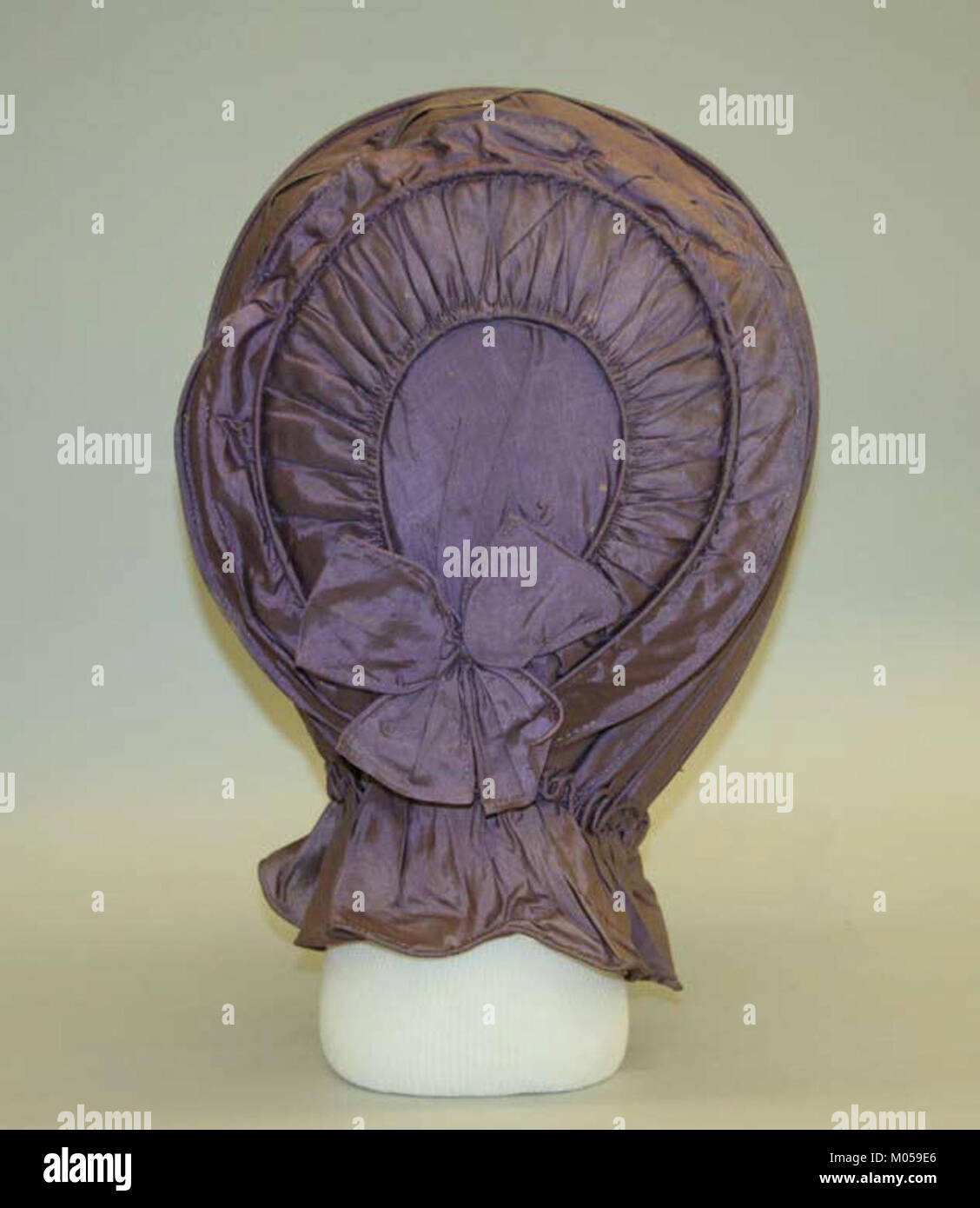 Calash MET CI45.68.44 B Stock Photo - Alamy