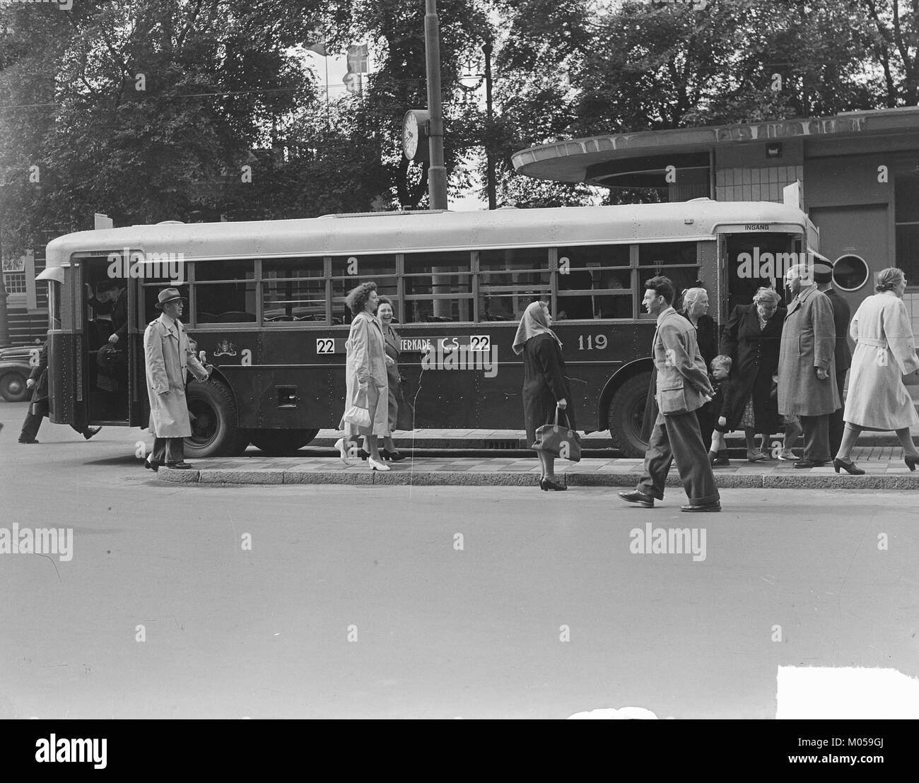 Buslijn 22 is a public bus line in Amsterdam, operating in the central ...