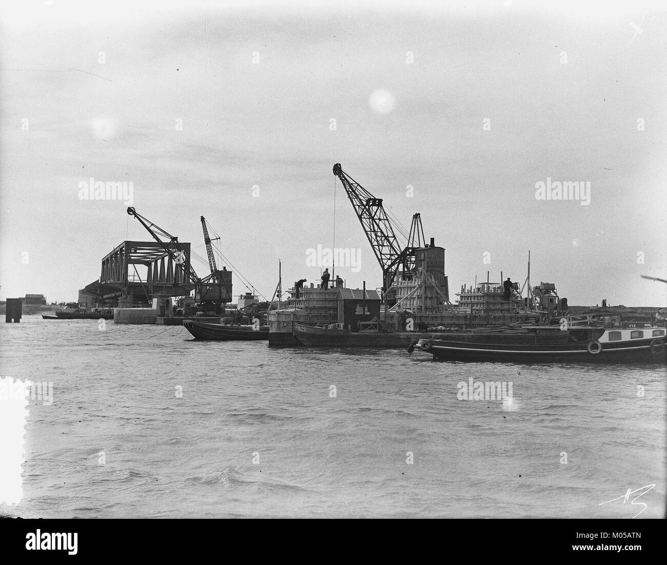 Traffic on new construction Black and White Stock Photos & Images - Alamy