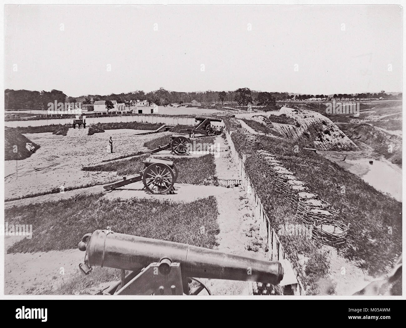 The cannon featured in the Metropolitan Museum of Art collection ...