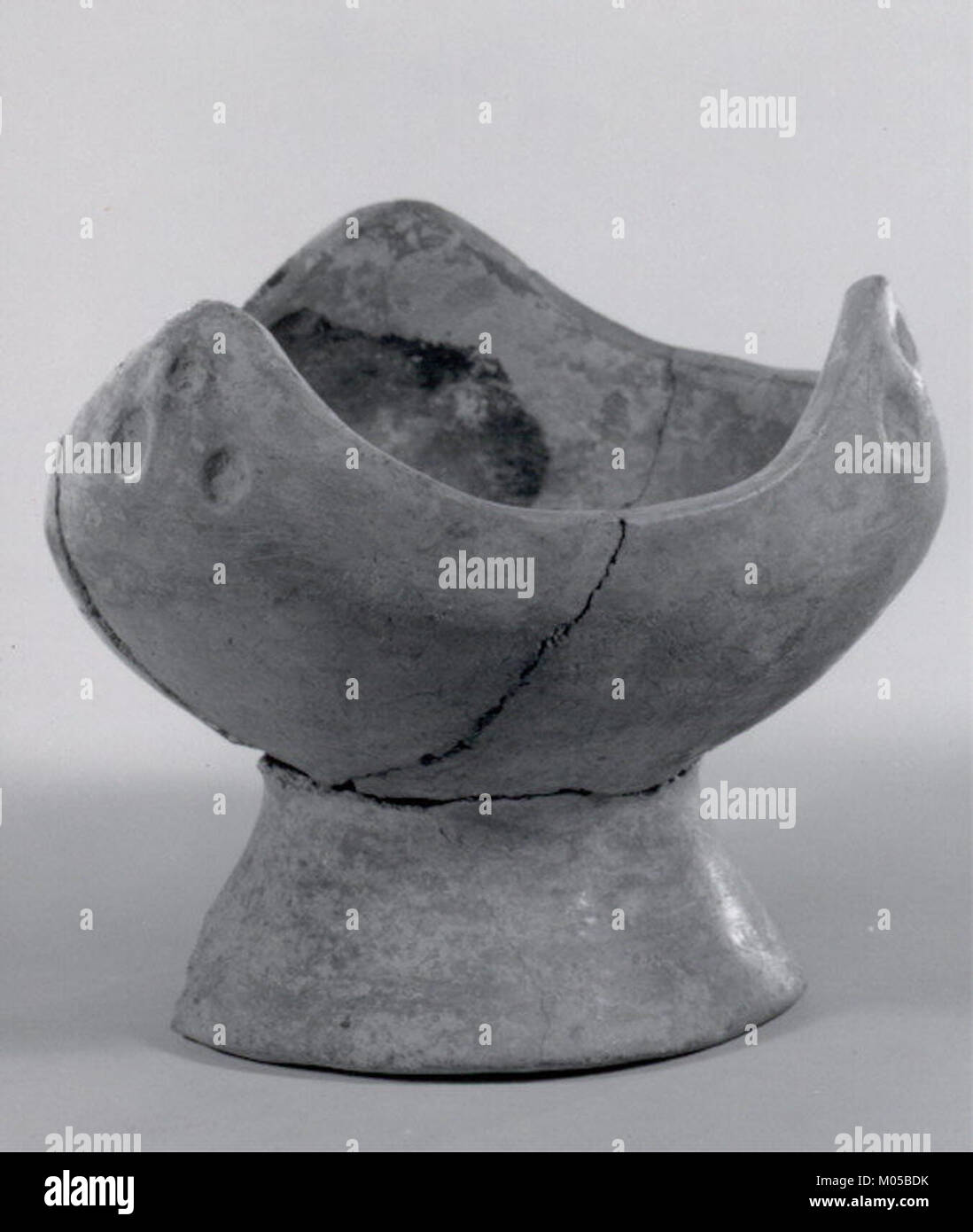 The Brazier MET ME1976 233 156 is an artifact held in the Metropolitan ...