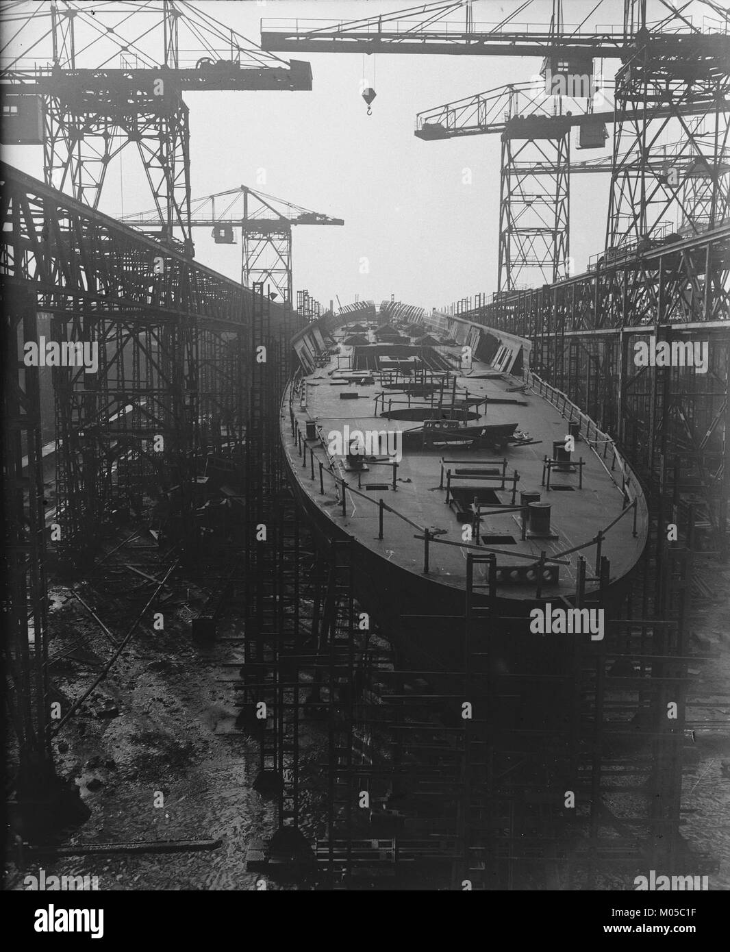 Building warships hi-res stock photography and images - Alamy