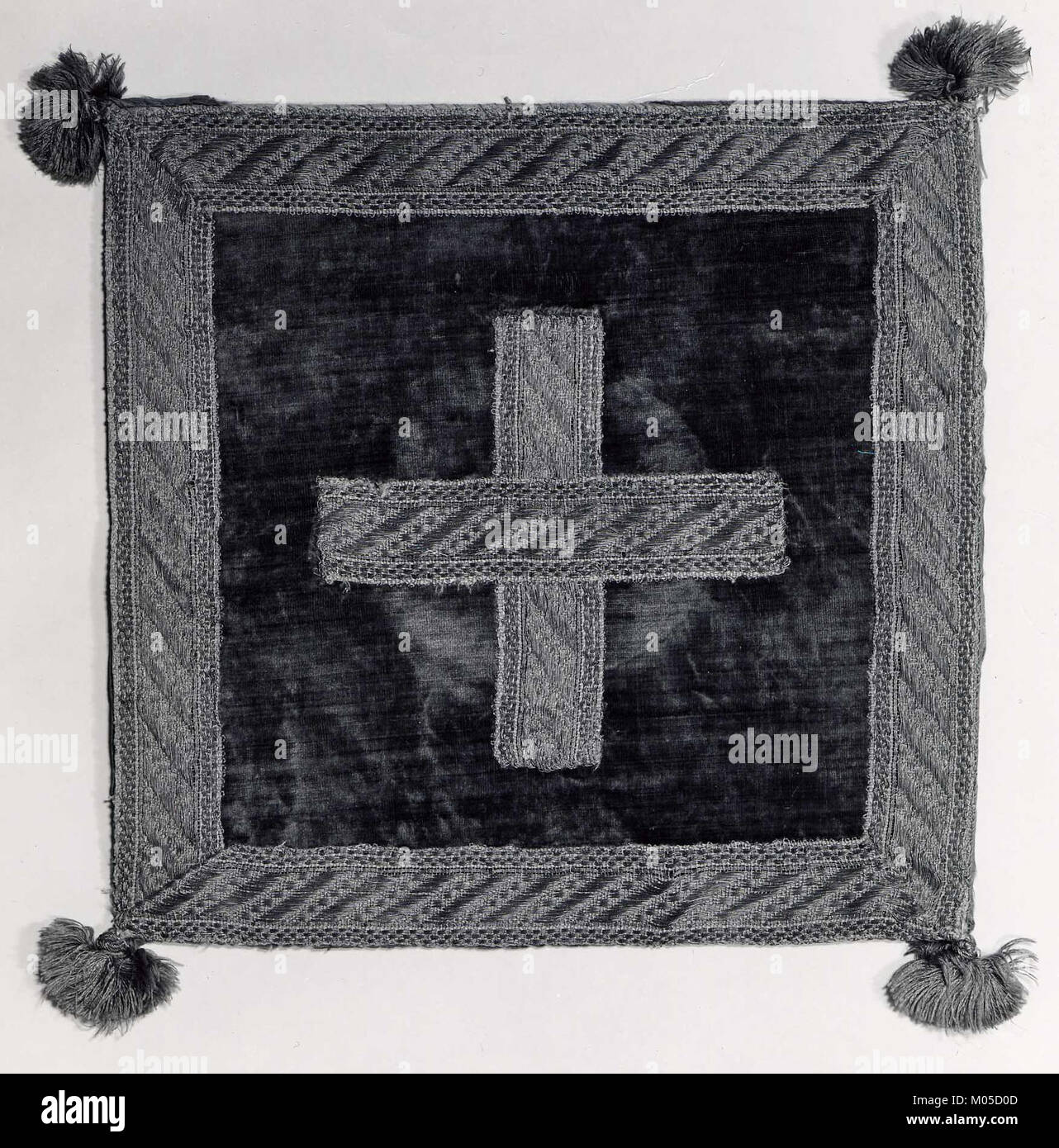 The burse is a liturgical object used in Christian religious ceremonies ...