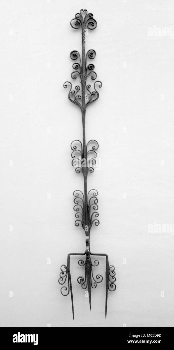 Toasting fork hi-res stock photography and images - Alamy