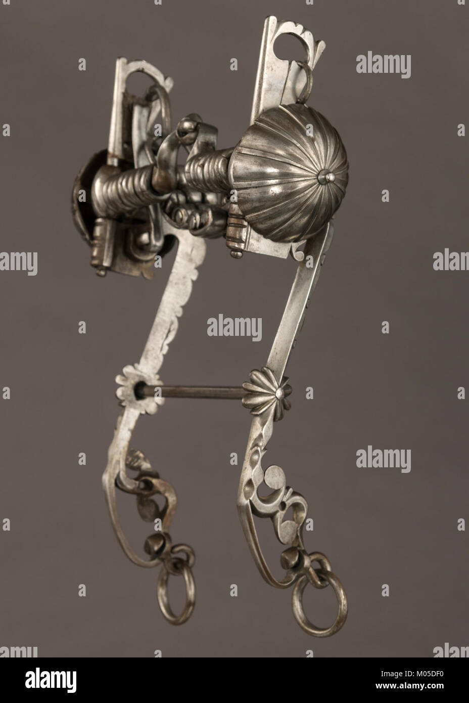 Curb bit hi-res stock photography and images - Alamy