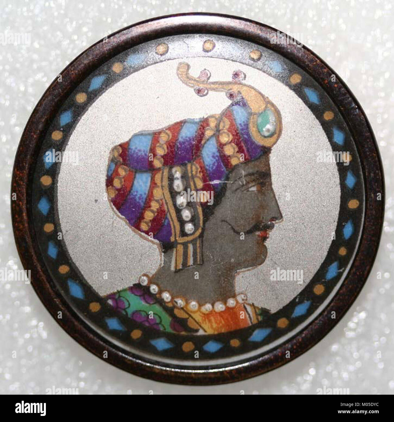 The button in the Metropolitan Museum of Art's collection is a ...