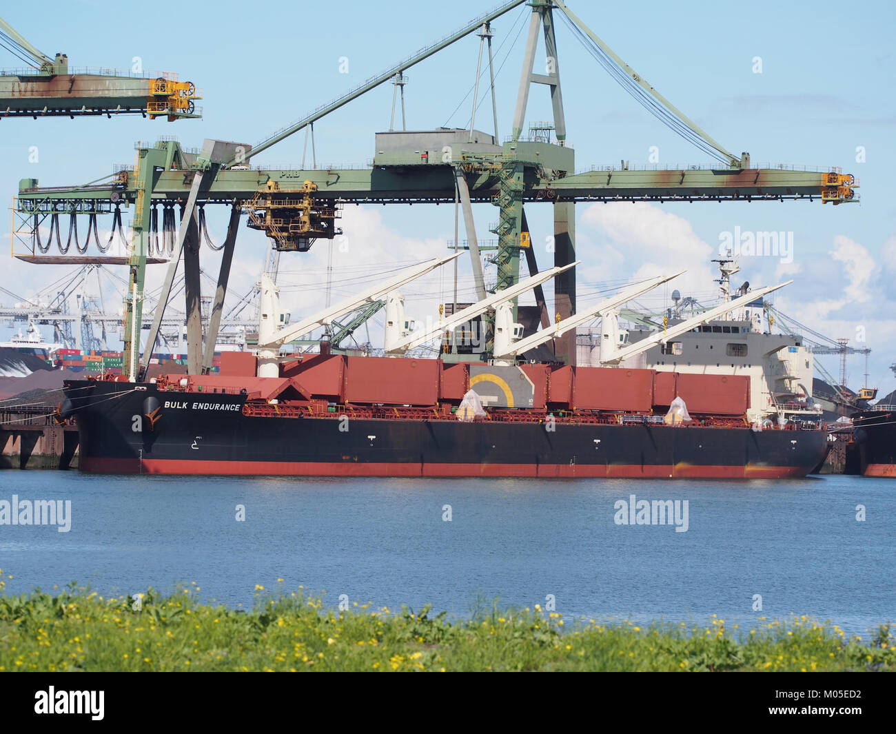 Endurance ship hi-res stock photography and images - Alamy