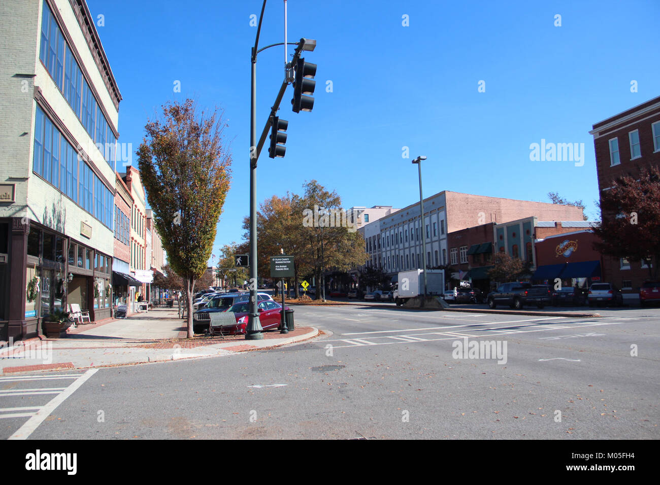 This entry describes a photograph taken in November 2017 at the ...