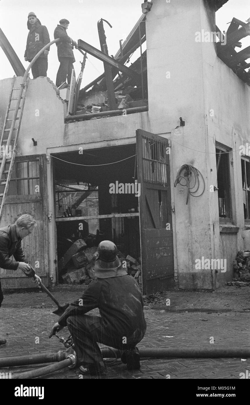 The image shows a fire at a foam rubber factory in Nigtevecht, the ...