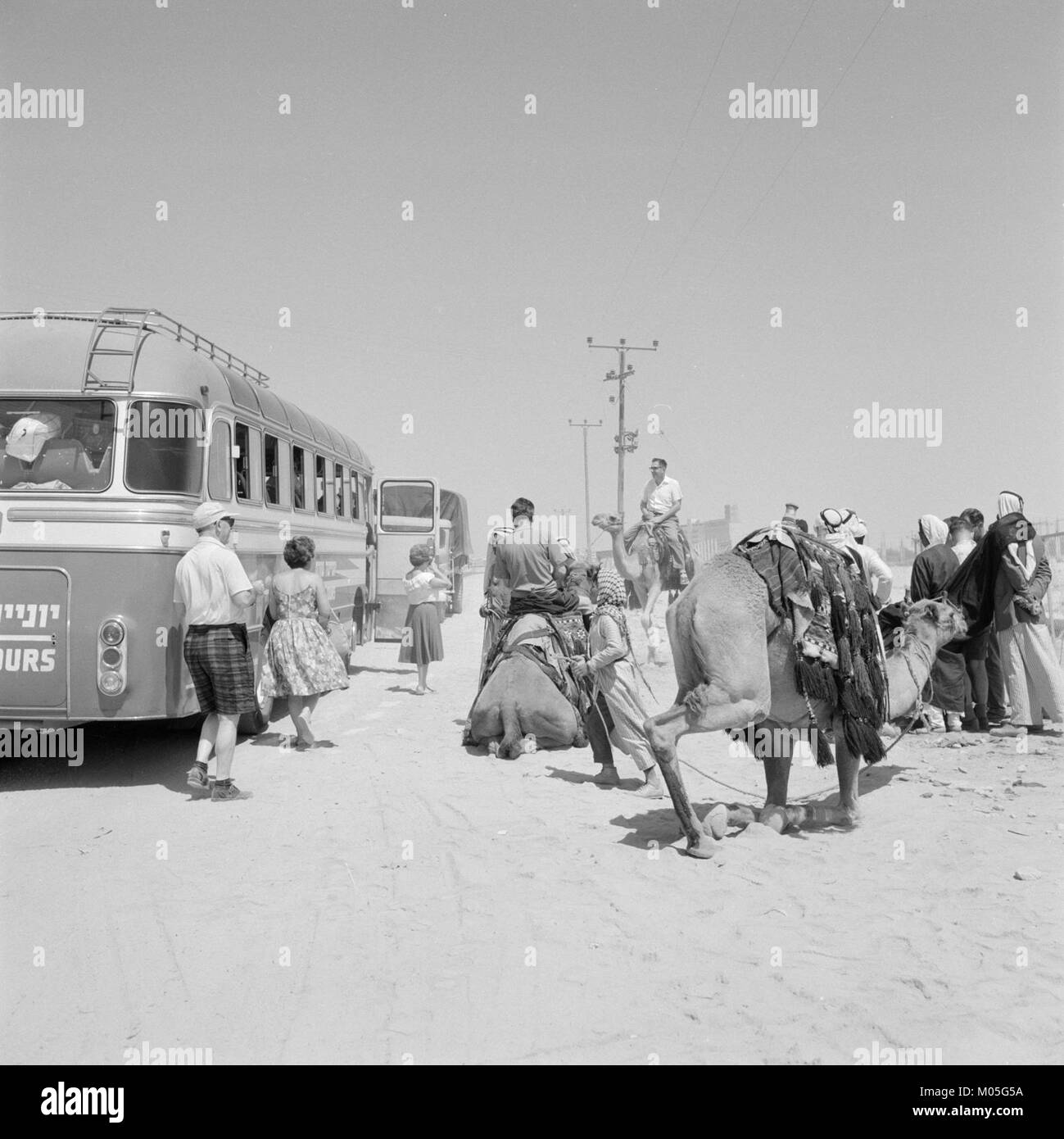 Photo moments tourists in Black and White Stock Photos & Images - Alamy