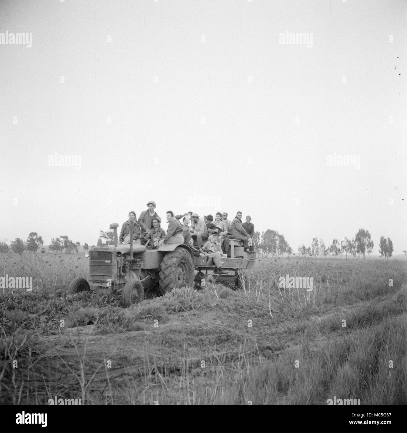A construction team from the mother kibbutz Yavne departs in the ...