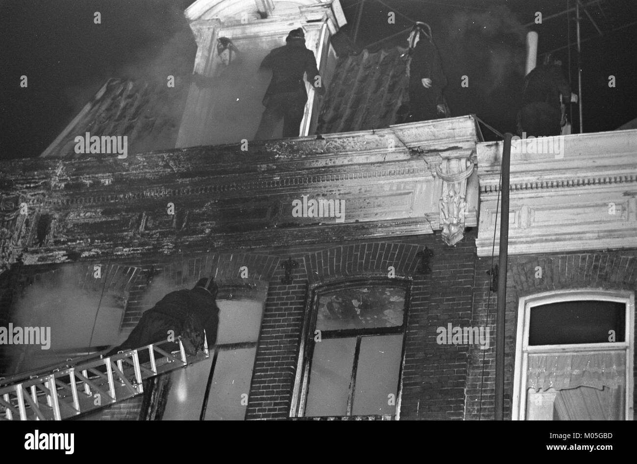 A fire occurring at plot 116 on the Mauritskade during firefighting ...