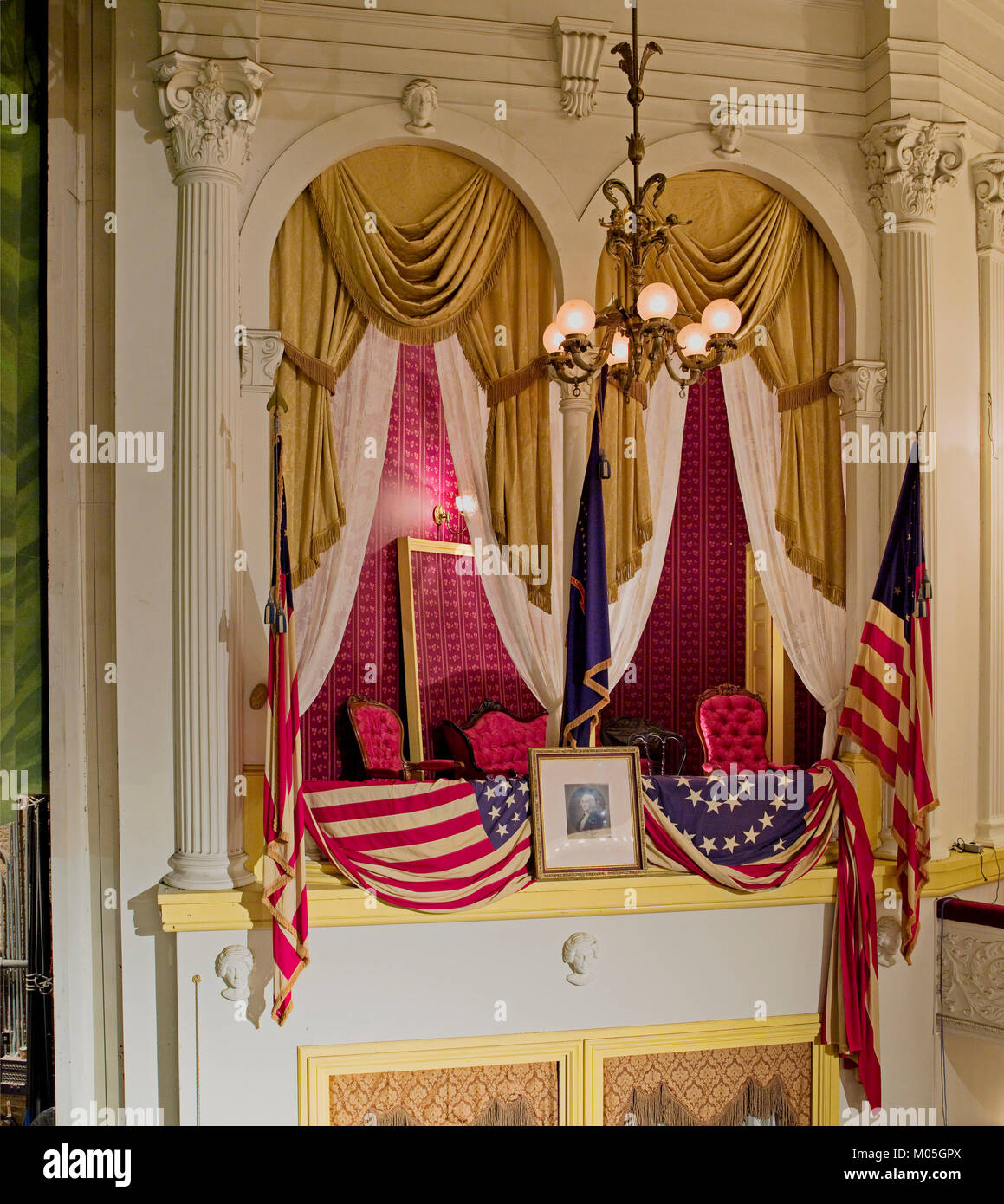 Proscenium theatre hi-res stock photography and images - Alamy