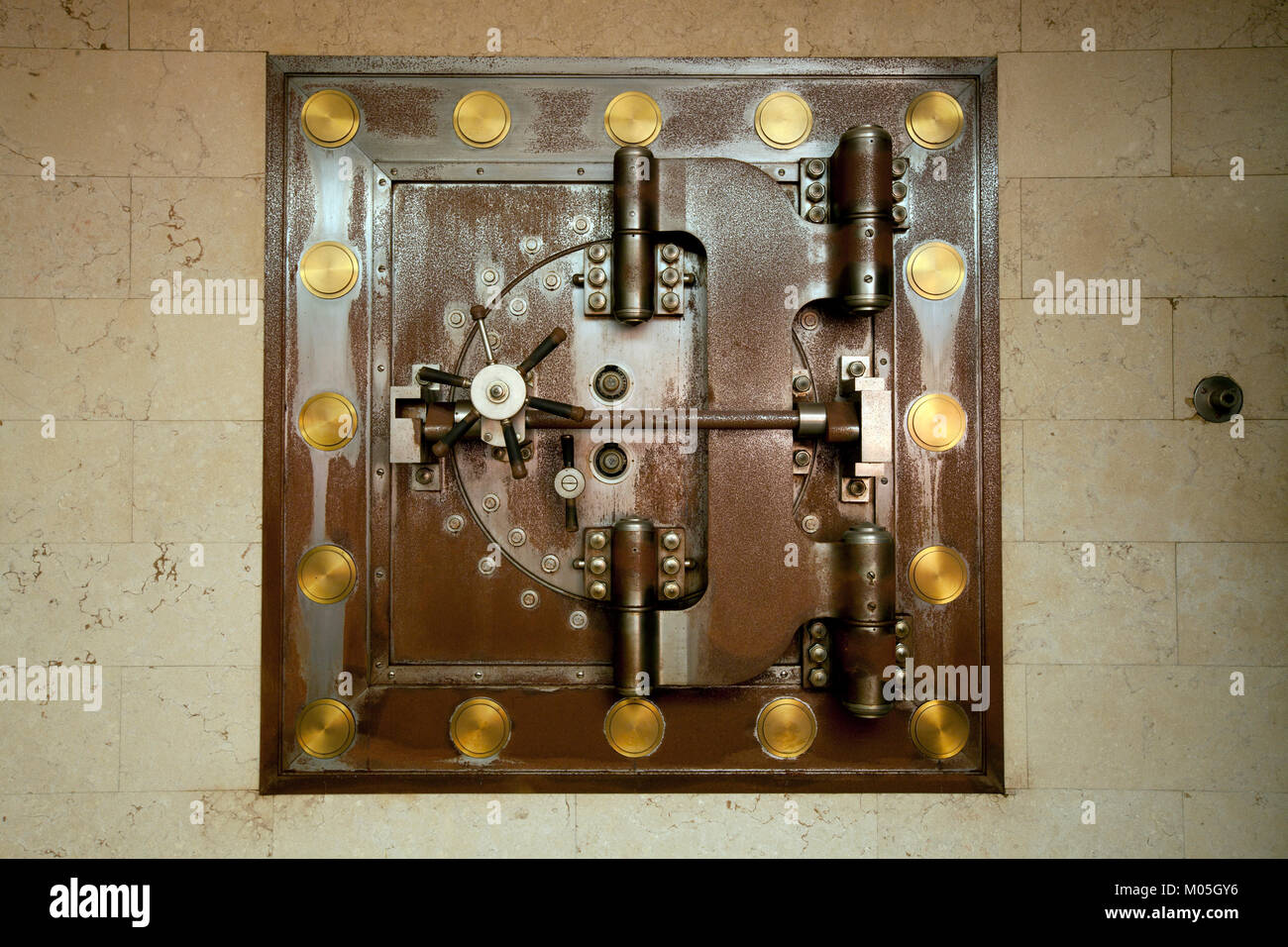 Bank banking hi-res stock photography and images - Alamy