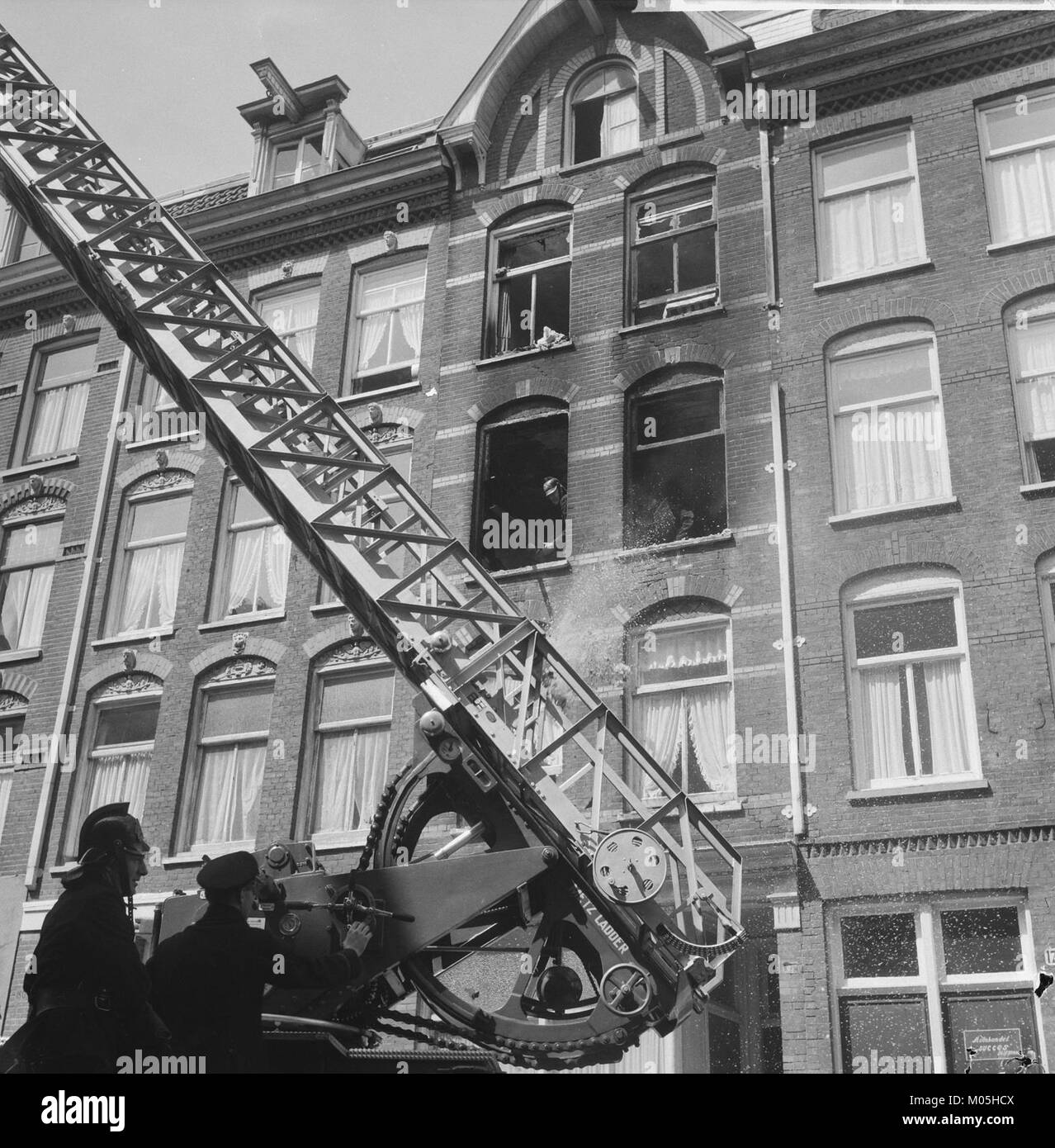 The image shows a fire on Jacob van Lennepstraat, a street in Amsterdam ...