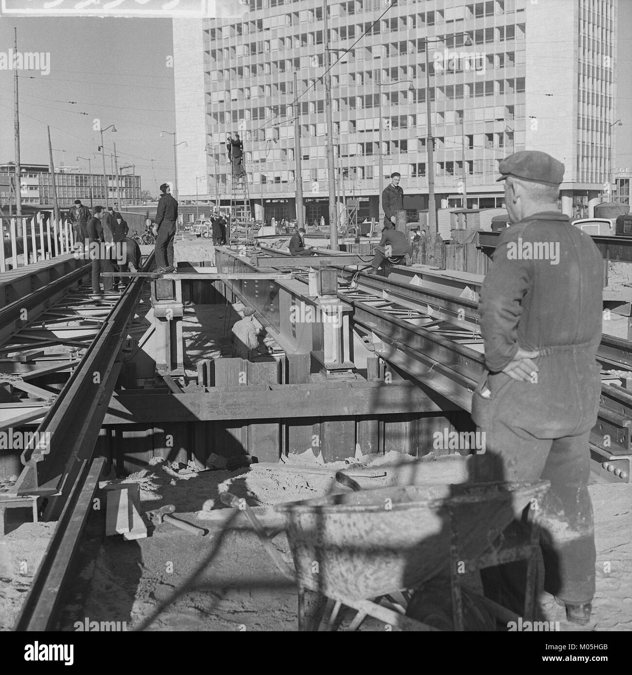 This image shows the construction of the metro in Rotterdam ...