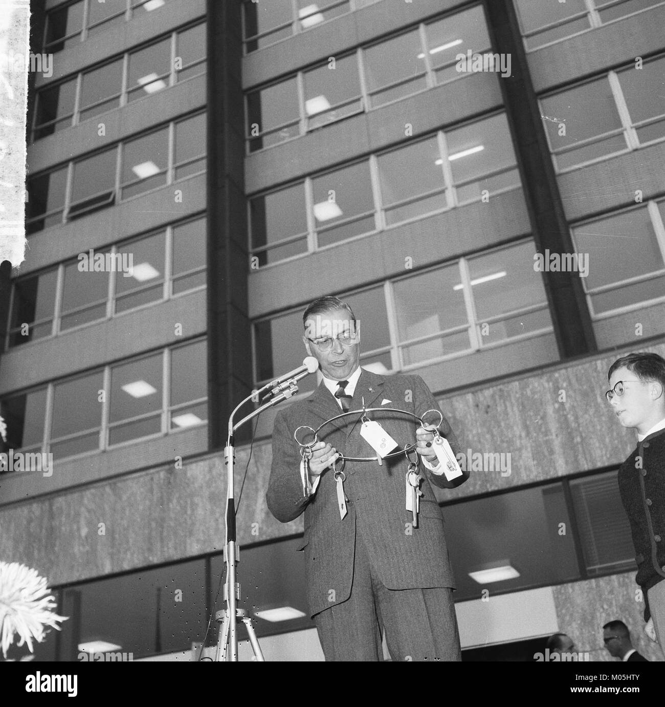 Nvv opened hi-res stock photography and images - Alamy