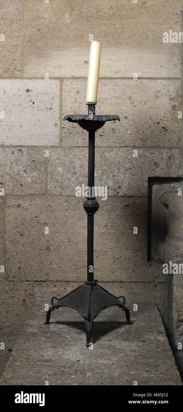 The *Candelabra MET cdi47-100-67* refers to a decorative candelabra ...