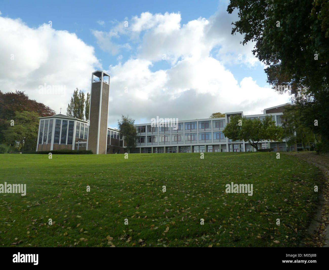 Cadier en Keer-Missiehuis is a historical building located in the ...