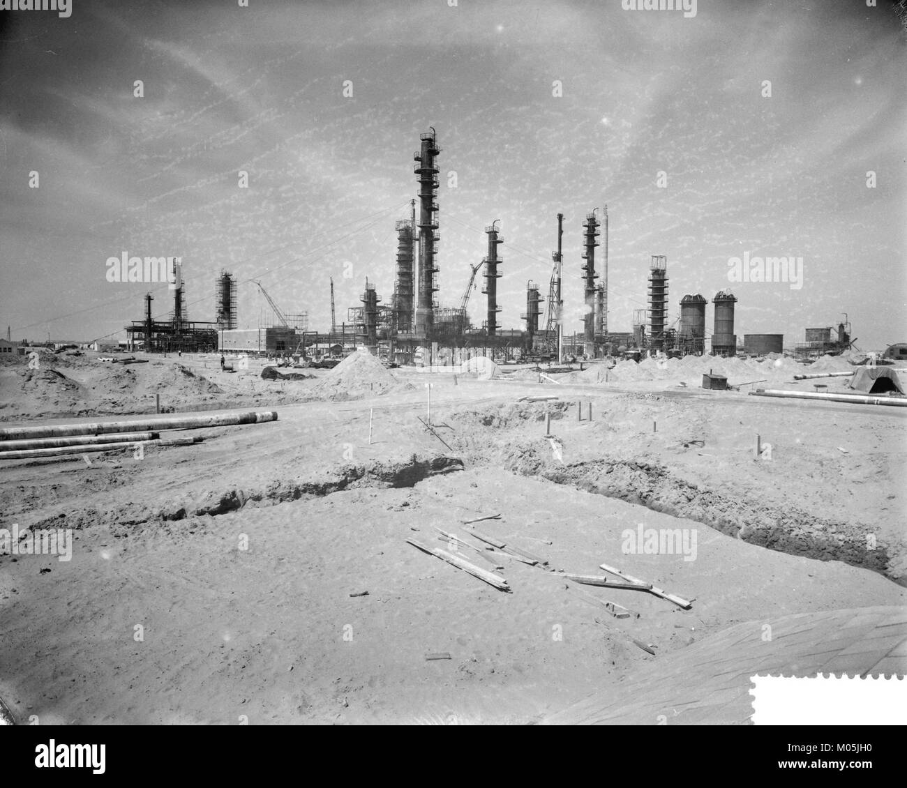The image shows the construction of the Esso refinery in the Botlek ...