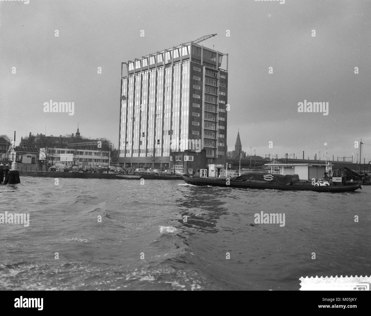 Office building in port Black and White Stock Photos & Images - Alamy