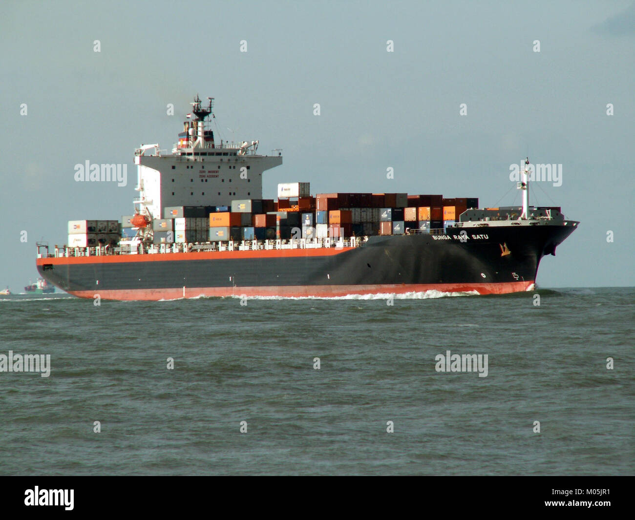 The Bunga Raya Satu, an IMO number 9157698 vessel, is approaching the ...