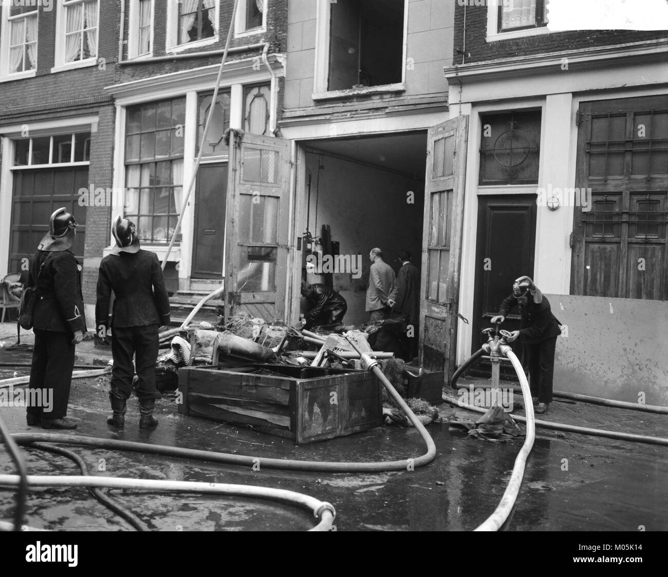 Brand in de Kerkstraat, Bestanddeelnr 914-1368 Stock Photo - Alamy