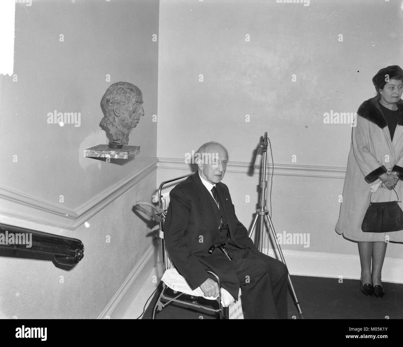 Bust unveiling Black and White Stock Photos & Images - Alamy