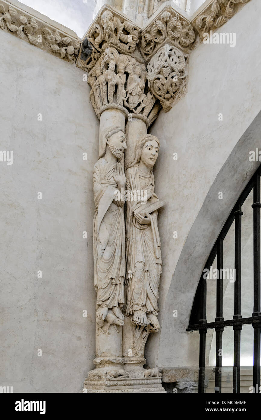 Antechamber hi-res stock photography and images - Alamy