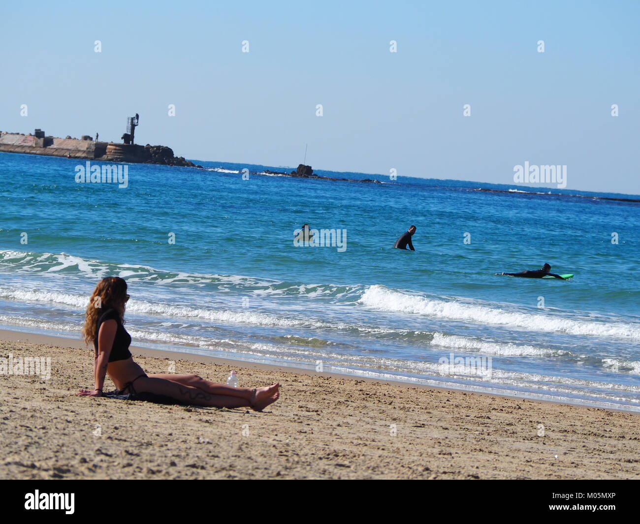 Sun tan girls hi-res stock photography and images - Alamy