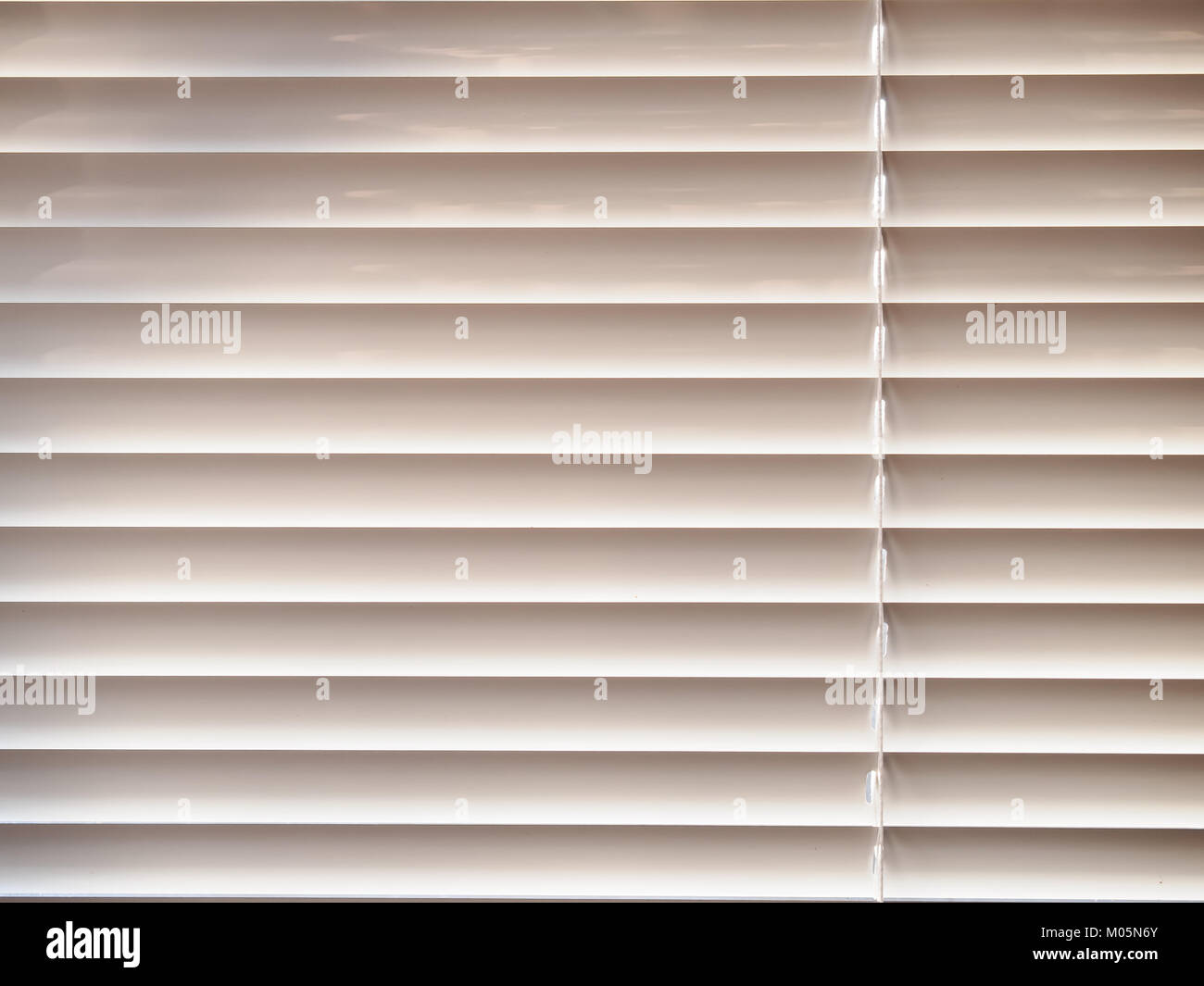 Closed curtains window hi-res stock photography and images - Alamy