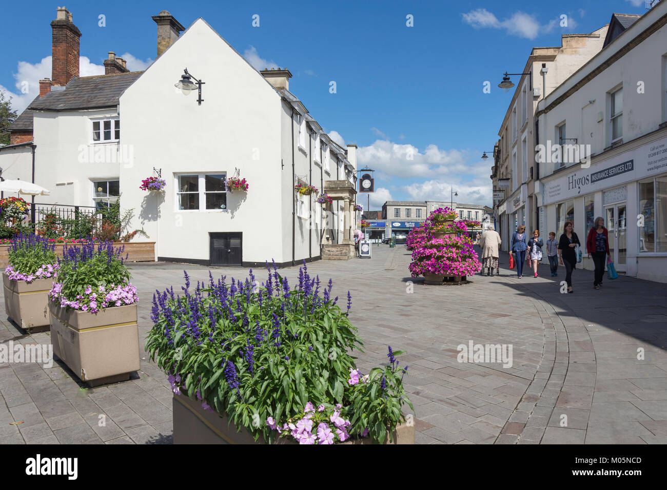Pedestrianised high street calne wiltshire town centre flower po hi-res ...