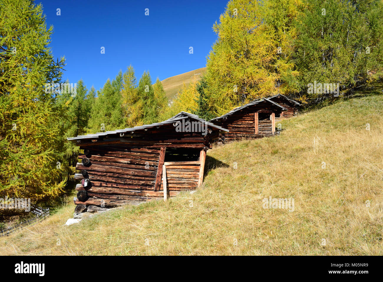 Hay barn on alpine hi-res stock photography and images - Alamy