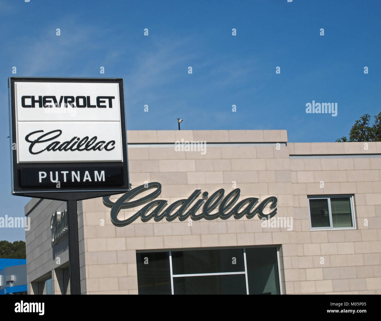 Cadillac dealership sign hi-res stock photography and images - Alamy