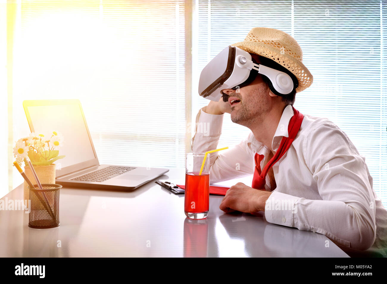 Virtually in the office hi-res stock photography and images - Alamy
