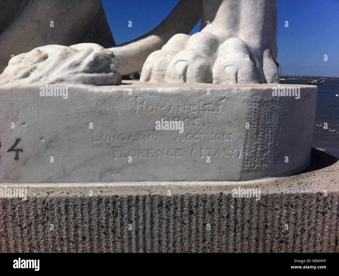 Statue engraving hi-res stock photography and images - Alamy