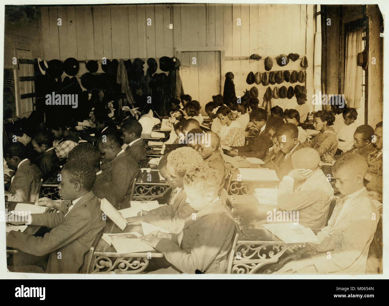 Crowded Classroom High Resolution Stock Photography and Images - Alamy