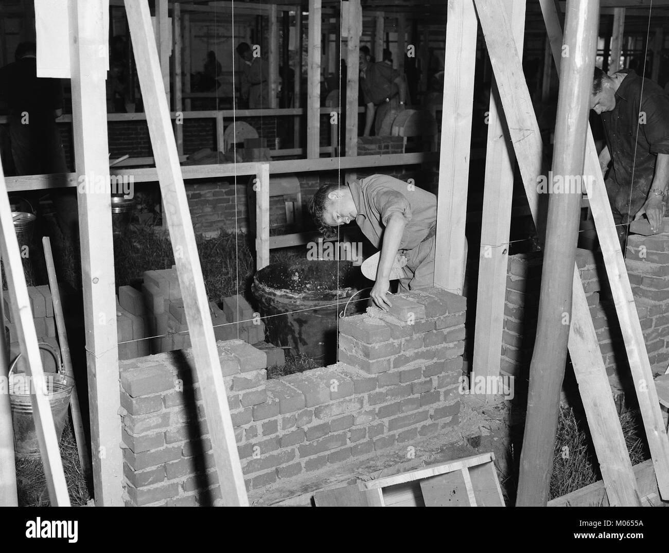 Bricklaying competition bouwcentrum rotterdam hi-res stock photography ...